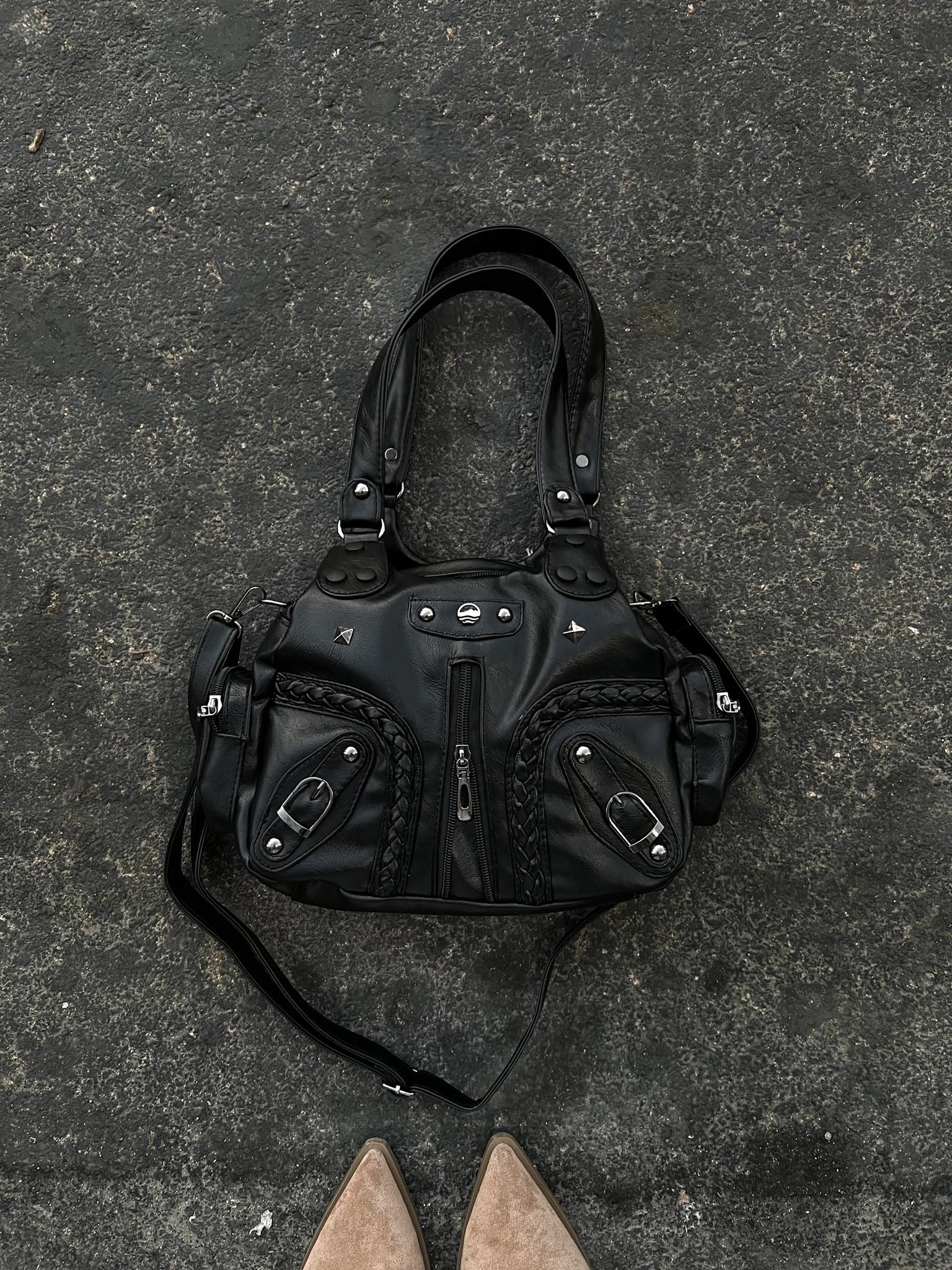 LEATHER LINE – Page 2 – Helio